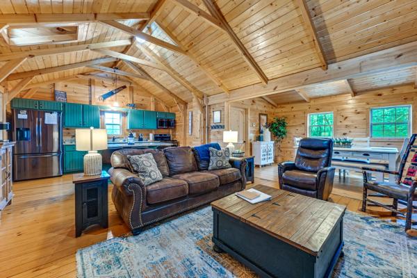 Explore Mammoth Cave Cabin With Fire Pit And Grill! - Mammoth Cave, KY