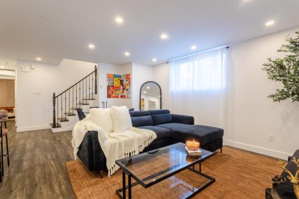 Chic City Hideaway, Vibrant Heart Of Montreal - LaSalle