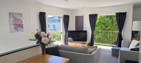 Sunkist Tranquility In Mt Maunganui's Golden Triangle - Mount Maunganui