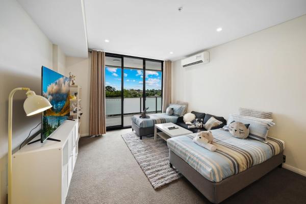 Hurstville Cute Cozy Apartment 2 Min Walk To Train Station Surrounded By Big Supermarkets Big Malls Cinemas Food Street - Strathfield