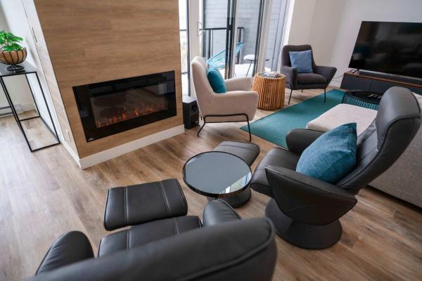 407 - Luxury Condo - Incredible View & Pool - Charlevoix