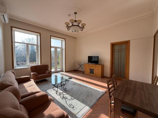 Malakan Apart - Baku