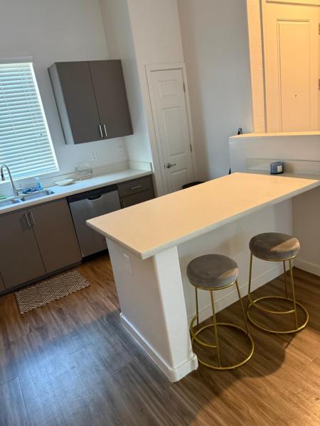 3 Bedroom Private Villa - Phoenix, AZ