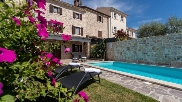 Rustic Villa Stone House With Pool In Umag - Umago