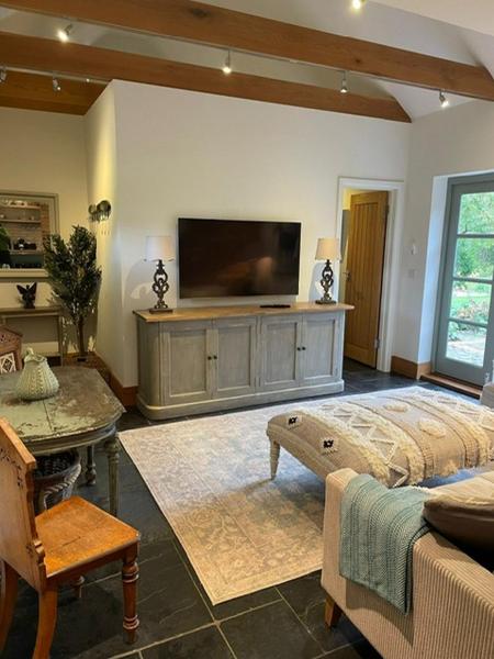 Cozy Cottage Retreat In Surrey Hills - Woking