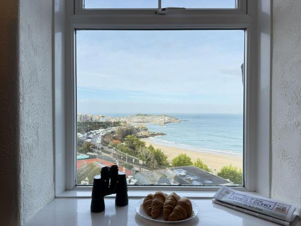 Draycott Dreams Has Stunning Sea Views Across St Ives Bay & Harbour - St Ives