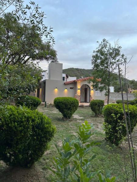 Disfruta Casa De Bosque A Metros De Av San Martin Y Minutos Del Lago - Villa Carlos Paz