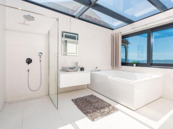 Holiday Home Villa Twins Superior In Crikvenica- Kvarner Bucht By Interhome - Crikvenica