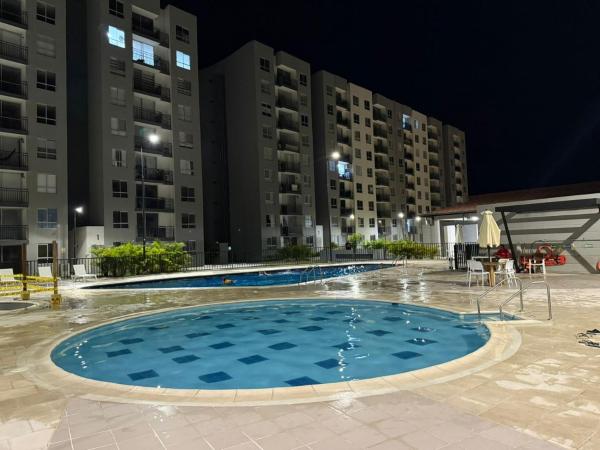 Apartamento Con Piscina En Ricaurte - Ricaurte