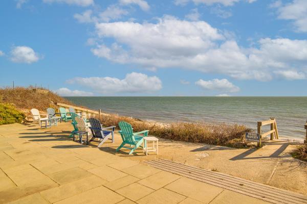 Beach Access: Seaside Getaway In Dennis Port - Dennis