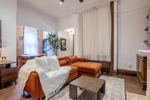 Bright Montreal Loft, Trendy Downtown Escape - Lasalle