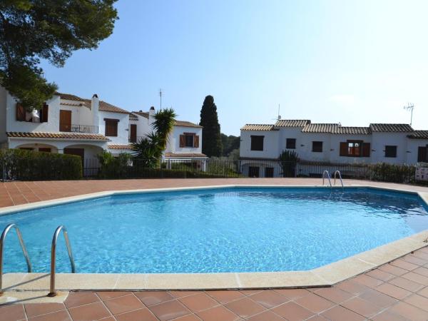 Casa Con Jardín, Piscina, Y Terrazas En Zona Tranquila Cerca De L'estartit - Es-323-24 - Pals
