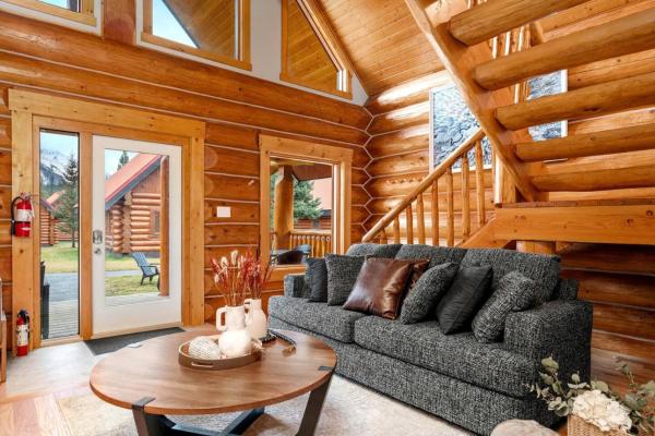 Rustic Cabin Hideaway With Bbq Fire Pit And Mtn Views - Banff-Nationalpark