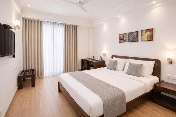 Emblem - Arjun Marg, Golf Course Road Gurgaon - Gurgaon