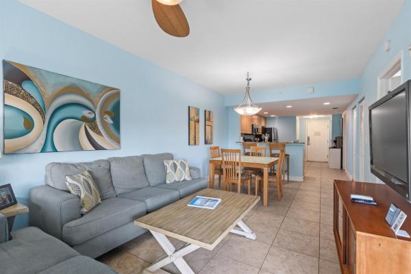 Ada-friendly Beach Condo Steps From The Sand - Florida