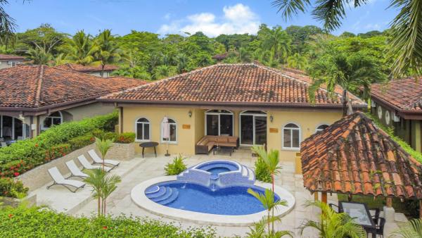 Brisa Y Mar | Tropical Villa With Private Pool In Playa Bejuco – 3br, Walk To Beach - Esterillos Este