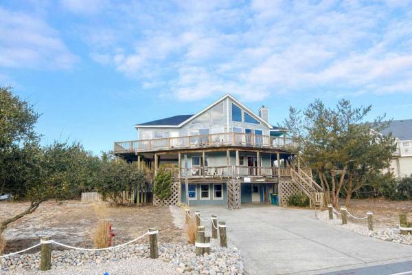 New Listing Pool Hot Tub & 2-min Walk To Beach - Corolla, NC