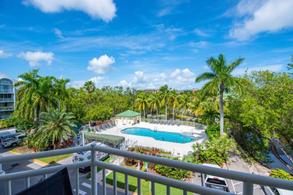 The Barbados - Sunrise Suites - Stock Island, FL