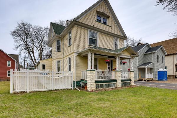 2 Miles To Dtwn! Idyllic Rochester Apt With Hot Tub - Greece, NY