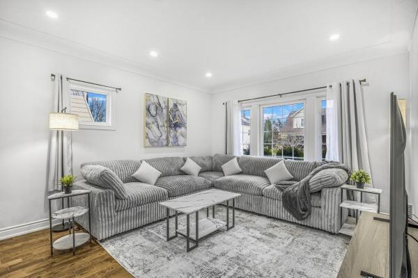 Romeo & Juliet Niagara Retreat - Clifton Hill - Niagara Falls