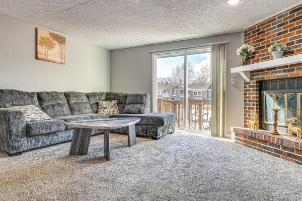 2 Mi To Castleton Square Mall! Quaint Condo - Cambridge Cove, McCordsville