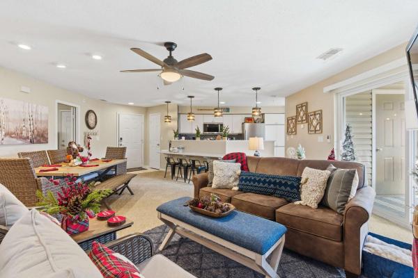 The Ozark Getaway Stay For 6 - Coney Island, MO