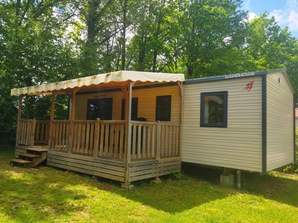 Mobil-home 6 Pers. - Terrasse Au Camping Saint-gérons - Api-1-52-1317 - Auvergne