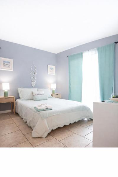 Walk To Beach Perfect Family Getaway Sleep 6 - Florida