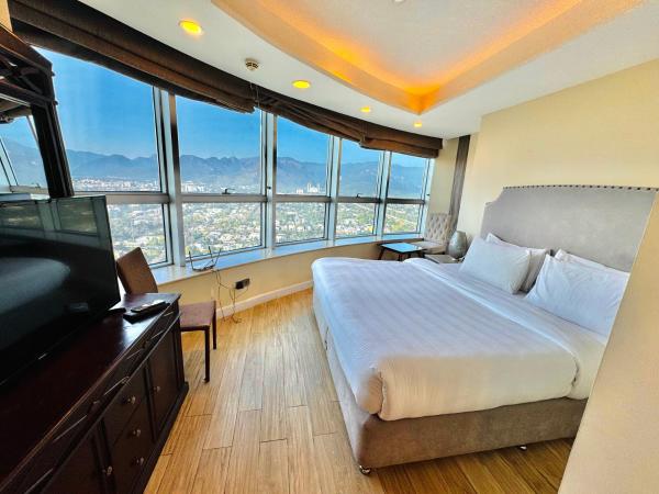 3 Bhk Luxury In Centaurus - Islamabad