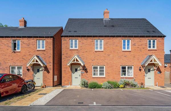 House Launton Village - Close To Tythe Barn, Blenheim Palace & Bicester Shopping - ビスター