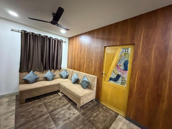 The Golden Hour Penthouse An Urban Sanctuary - Indore