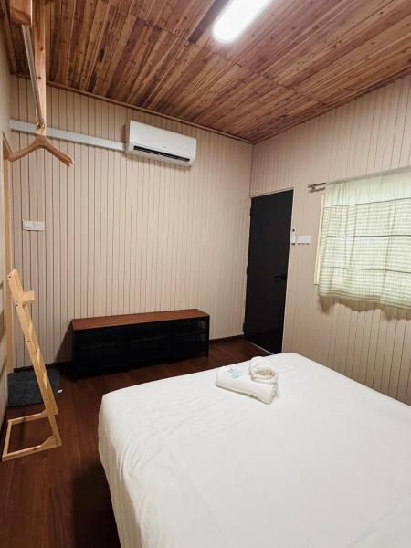 Birdhill Beach - Sea View Glamping Accommodation L Up To 80 Pax L Team Building Friendly - Malaysia