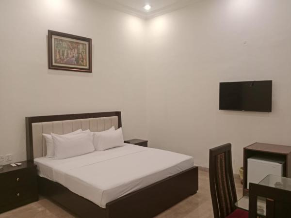 Comfortable Guest Room In Central Gulberg Near Mm Alam Road And Liberty Market, Lahore - ラホール