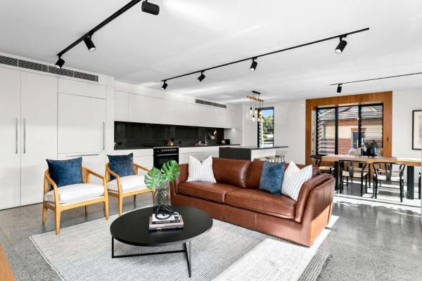 Impeccable 3-bed Home Near The Beach - Manly