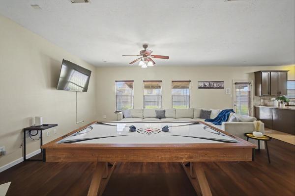 Baytown Htown Escape Air Hockey Yard Bbq Games - Highlands, TX