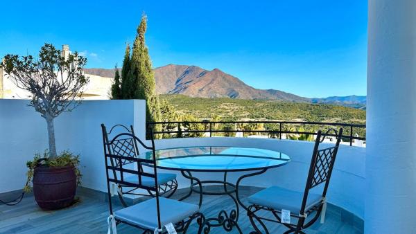 Penthouse With Panoramic Sea Views And Free Parking - Estepona