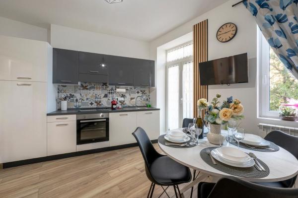 Da Violeta-comodo Bilocale Completo Di Tutto - Trieste