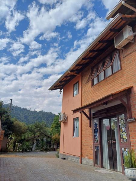 Hostel Dina & Suítes - Blumenau