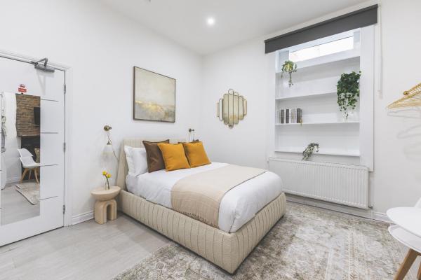 Amazing Serviced Accommodations For Corporate Contractors And Leisure Clients Located At A Walking Distance From Three Majors Underground And Overground Stations - Twickenham