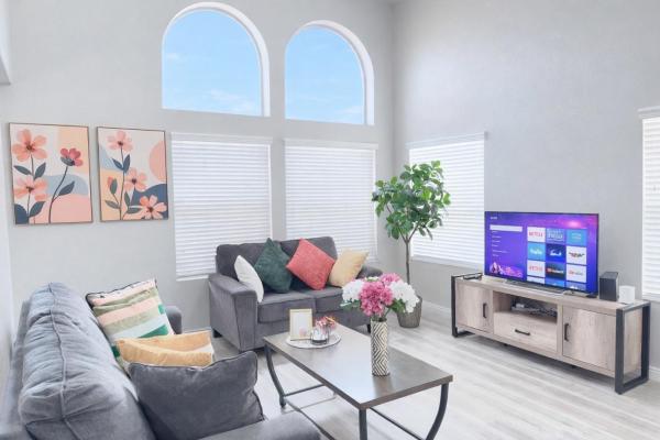 Newly Remodeled Pool Villa-fast Wifi -Summerlin - Las Vegas Strip, NV
