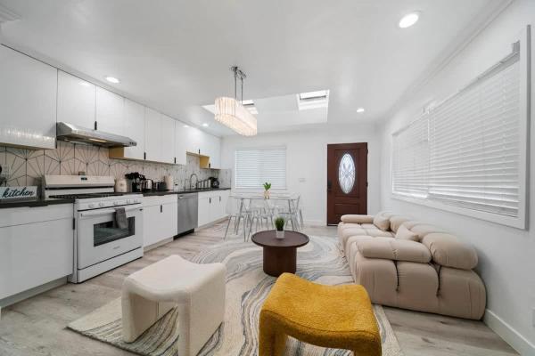 Marbella Lane - Your Cozy Haven 2br Retreat - West Covina, CA