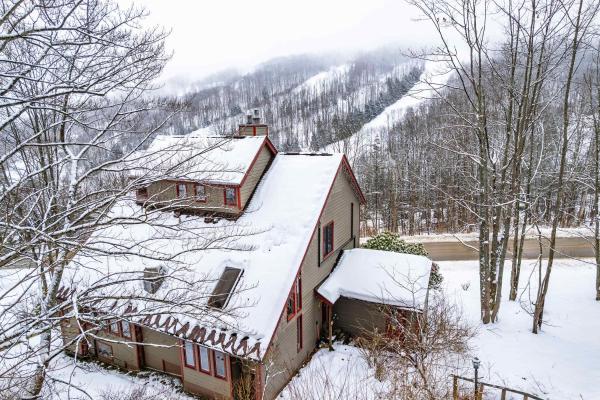 Chalet Across From Holiday Valley Walk To Lifts - Ellicottville, NY