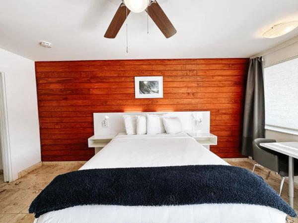 Waves Beach Town Studio Apartment - Pompano Beach, FL