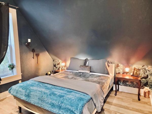 The Raven Room At Stag And Sparrow - Oregon