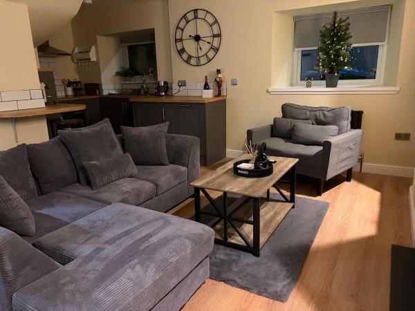 Corner House, Newly Refurbished, Dunning - Fife