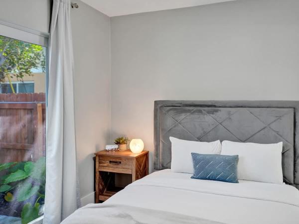 Pelican Cove 1br With Full Kitchen Den And Patio - Pompano Beach, FL