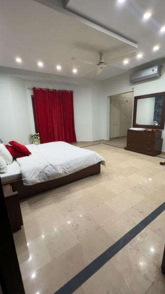 2 Bedroom Luxury Apartment In F-11 Markaz - 
