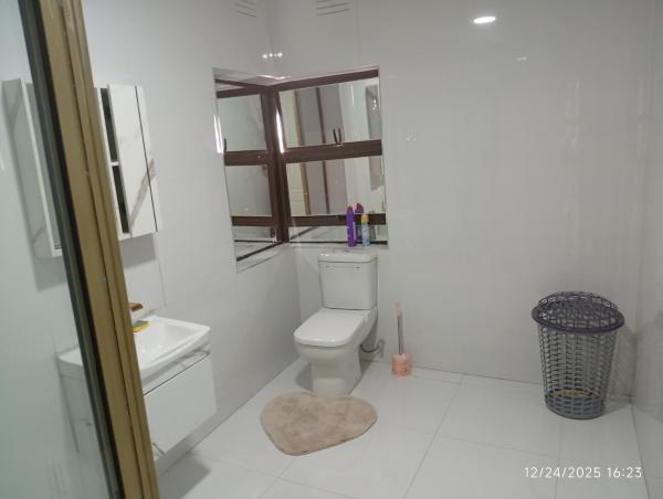 Manake's Guests - Harare