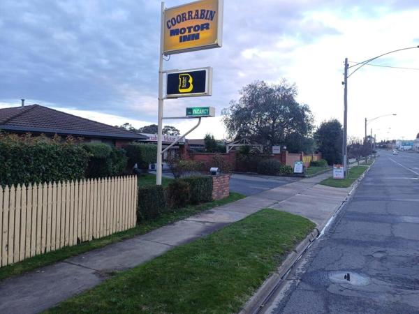 Coorrabin Motor Inn - 스타웰