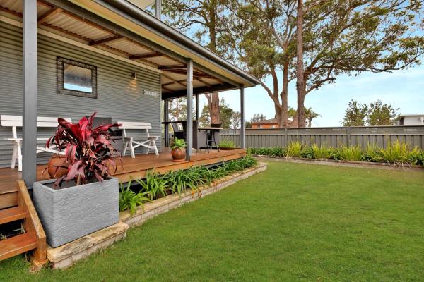 Whale Song - Pet-friendly Home Steps To The Beach - Huskisson